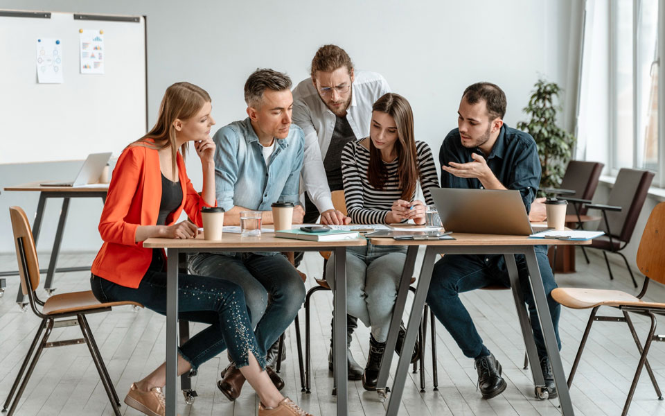 Cara Menerapkan Managemen Team Work Yang Baik, Seperti Apa ...