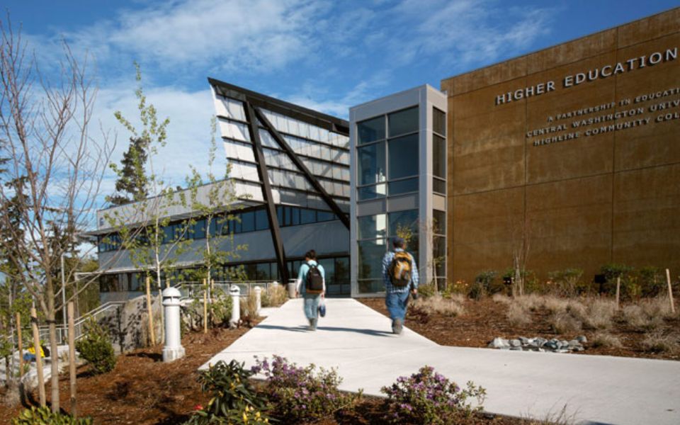 Informasi Lengkap Mengenai Highline Community College - Universitas123